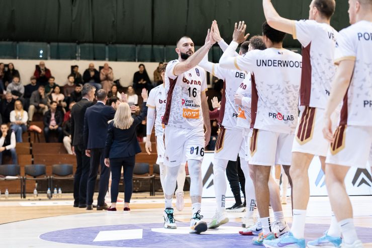 Premijer Nikšić uručio ugovore: Za KK Bosna 353.682 KM | BH Basket